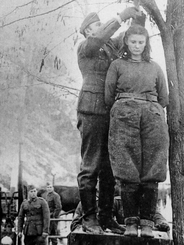 20 Female Resistance Fighters Who Took on Nazi Germany - History Chronicler